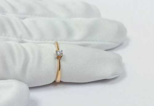 Золотое кольцо с бриллиантом размер 17 585*