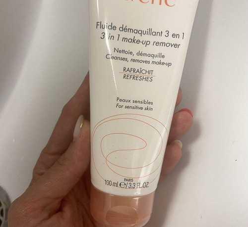 Avene очищающее молочко для лица