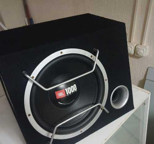 Сабвуфер jbl
