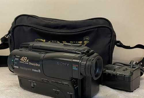 Видеокамера Sony CCD-TR570E