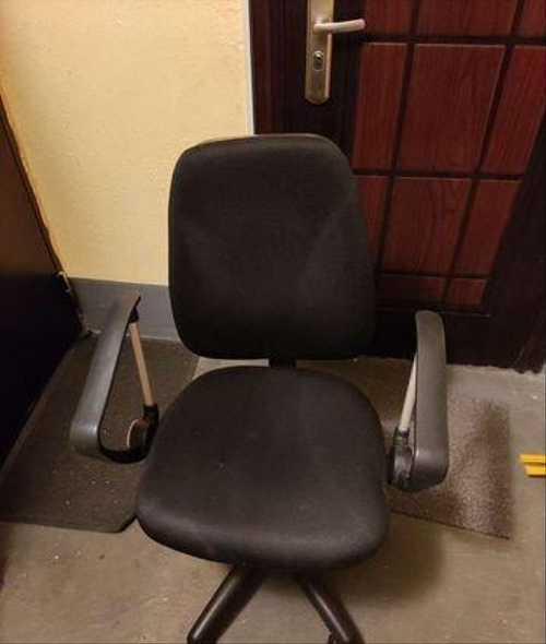 Компьютерное кресло офисный стул на колесиках