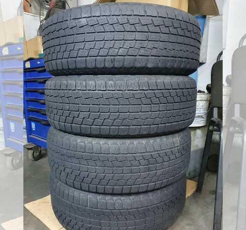Hankook Nordik IS RW08 235/60 R18 103