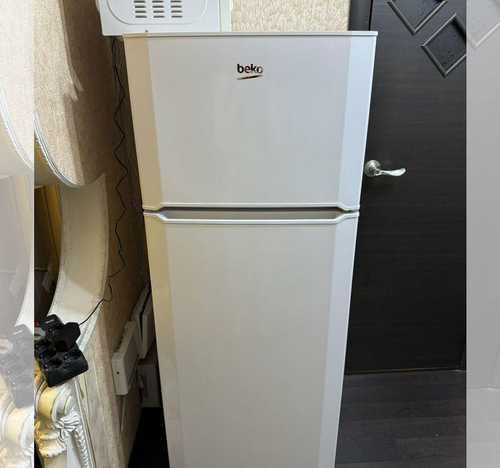 Холодильник Beko DS 325000