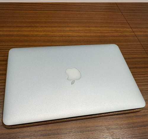 Apple macbook air 11 2011