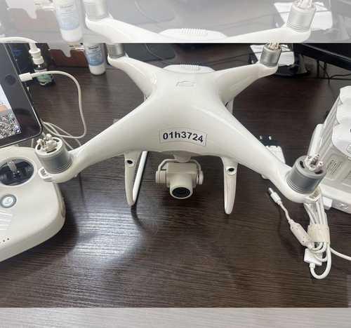 Квадрокоптер DJI Phantom 4 Pro