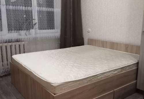 Двуспальная кровать с матрасом 160 200 бу