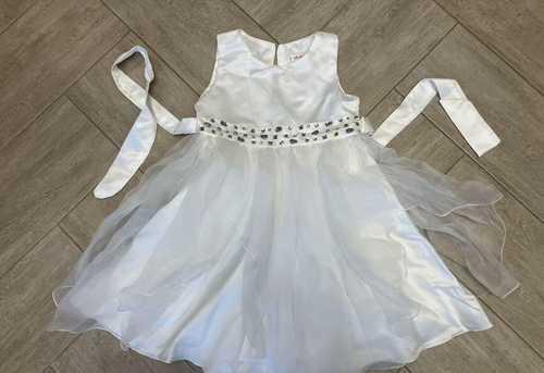Платье нарядное белое 115-125см