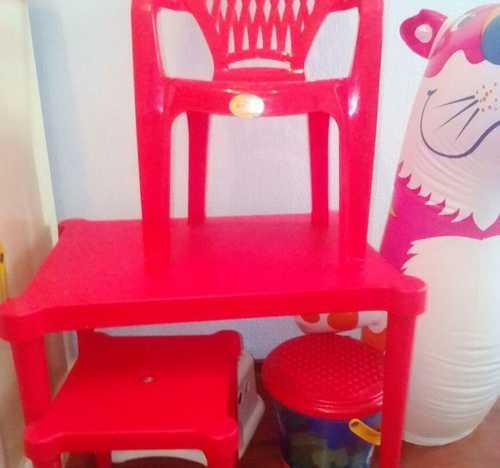 Мебель детская (стол, кресло, табурет)