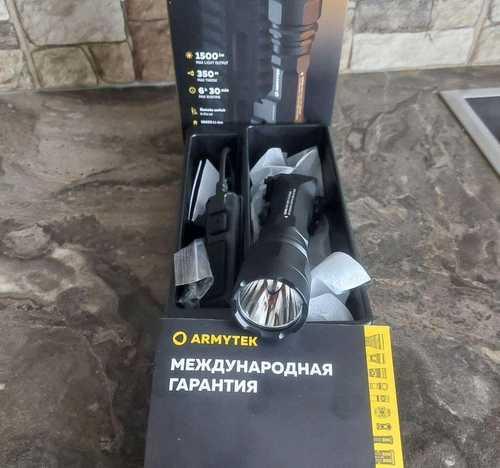 Тактический фонарь Armytek Parma C2 Pro (F09804C)