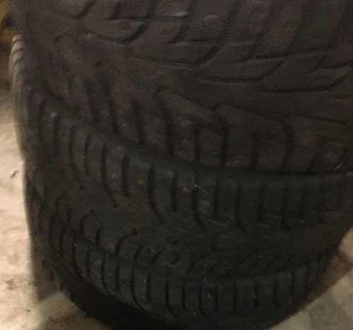 Hankook Winter I'Pike 215/60 R16