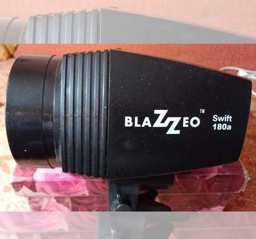 Студийная вспышка Blazzeo Swift 180WS