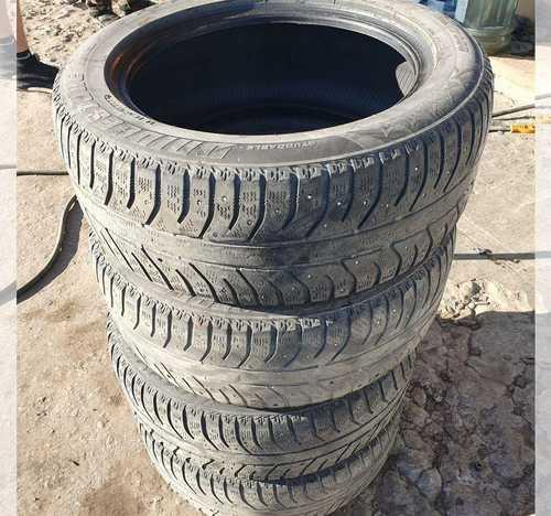 Bridgestone Ice Cruiser 7000 205/55 R16