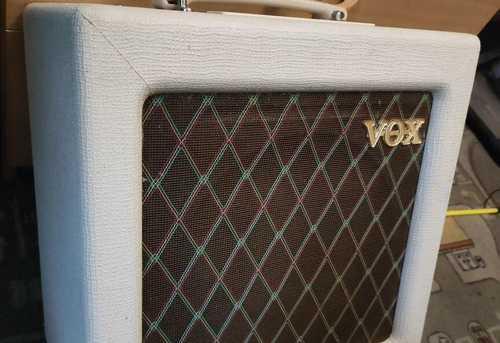 Ламповый комбоусилитель Vox AC4-TV