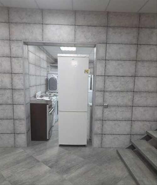 Холодильник Zanussi ZRB 350 (1)