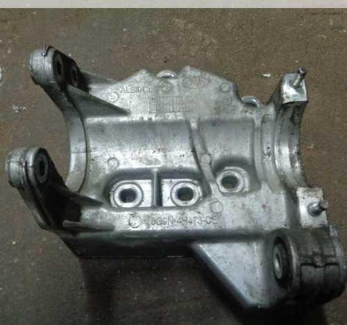 Кронштейн привода Lend Rover Freelander 2