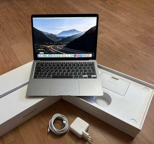 MacBook Air 13 2020 8/256(Люкс состояние)