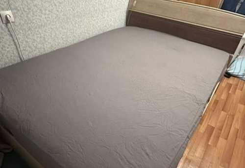 Кровать двухспальная 140 200 с матрасом