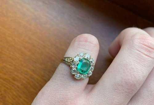 Дамское кольцо 56 пробы с изумрудом и бриллиантами
