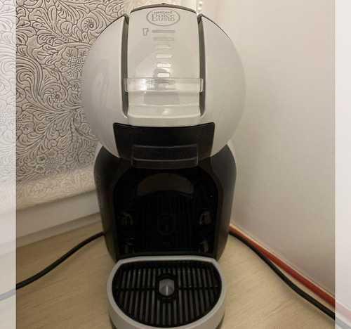 Кофеварка dolce gusto