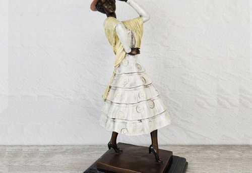 Статуэтка "Девушка танцует (в белом, арт ер-316)"