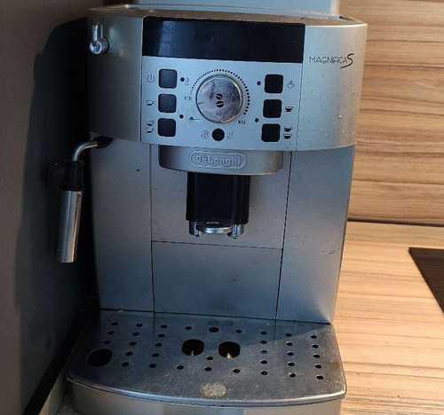 Кофемашина delonghi ecam 22.110