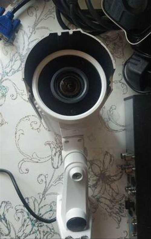 Камеры видеонаблюдения с приставкой и монитор