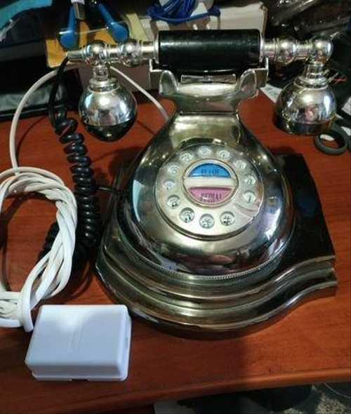 Стационарный телефонный аппарат в стиле ретро