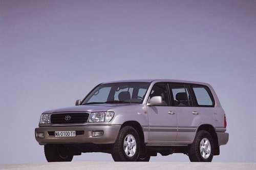 Фара противотуманная Toyota LC 100 1998-2007гг 2шт