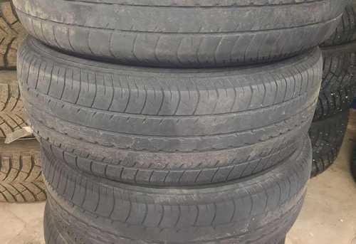 Yokohama 104ZR 215/60 R16 19B