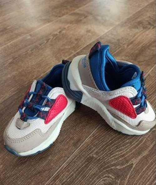 Carters OshKosh кроссовки для малыша, размер 19