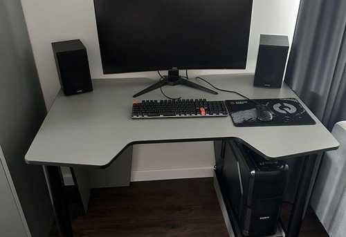 Компьютерный стол игровой