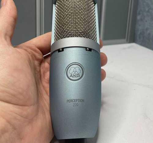 Студийный микрофон AKG perception 220