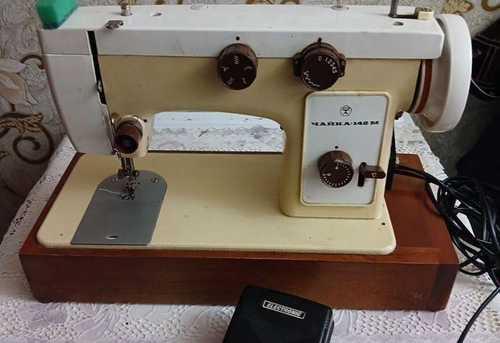 Швейная машина Чайка 142