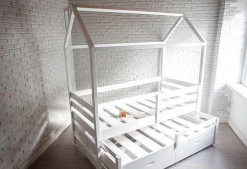 Выдвижная детская кровать из массива березы с доми