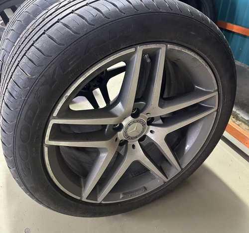 Goodyear EfficientGrip 245/45 R19 и 275/40 R19 101Y