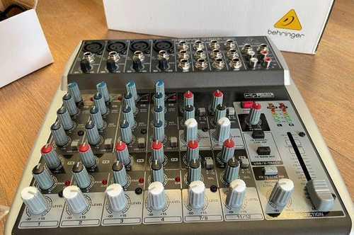 Микшерный пульт Behringer xenyx Q1202USB