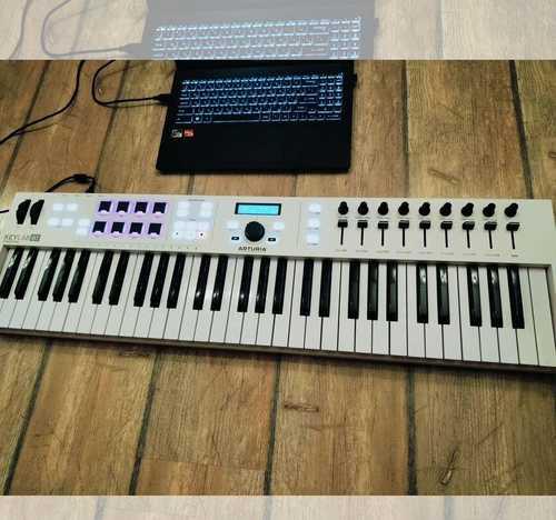 Midi-контроллер Arturia KeyLab Essential 61 White