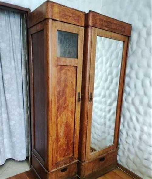 Антикварный платяной шкаф с зеркалом
