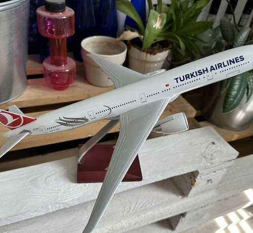 Модель самолета Turkish Airlines Boeing 777-300ER