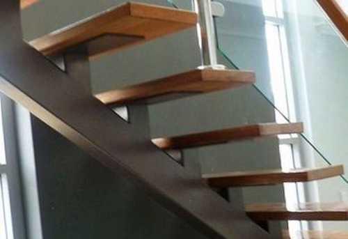 Металлокаркас Лестницы на Ломанном Косоуре с Гаран