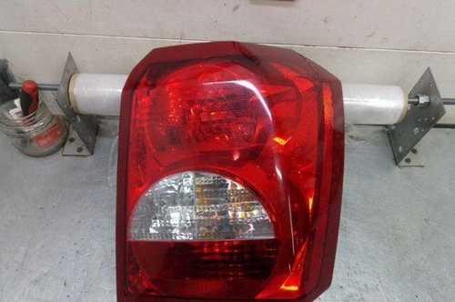 Фонарь задний правый Dodge Caliber хетчбэк 2.0L I4