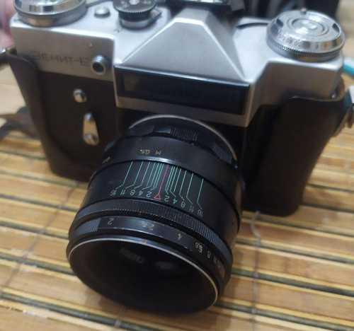 Фотоаппарат Zenit e с объективом Helios 44/2