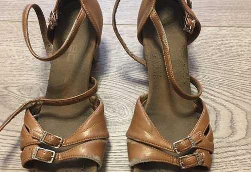 Туфли для бальных танцев (размер 21,5 см)