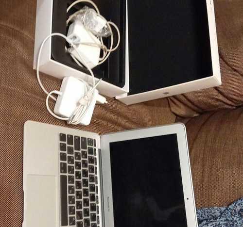 Apple macbook Air 2010 года. Не работает