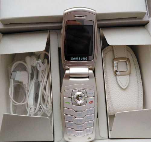 Samsung Versus SGH-E500