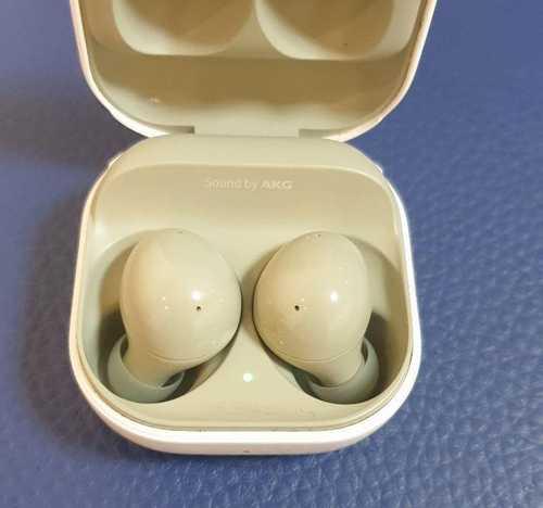 Samsung galaxy buds2 оливковый