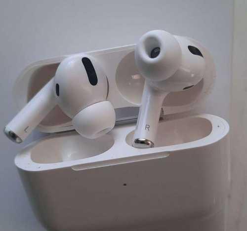 AirPods Pro с шумоподавлением