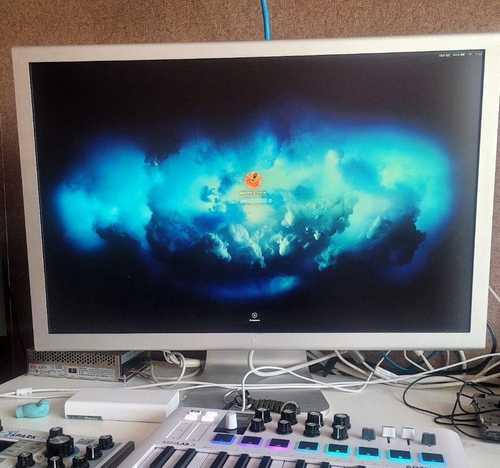 Apple cinema display 30