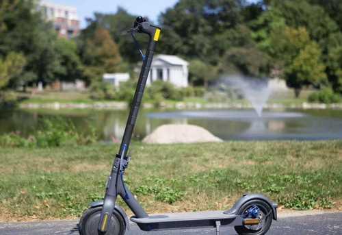 Электросамокат Xiaomi Mi Electric Scooter 3