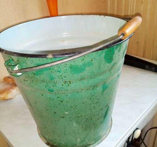 Эмалированное ведро, большое